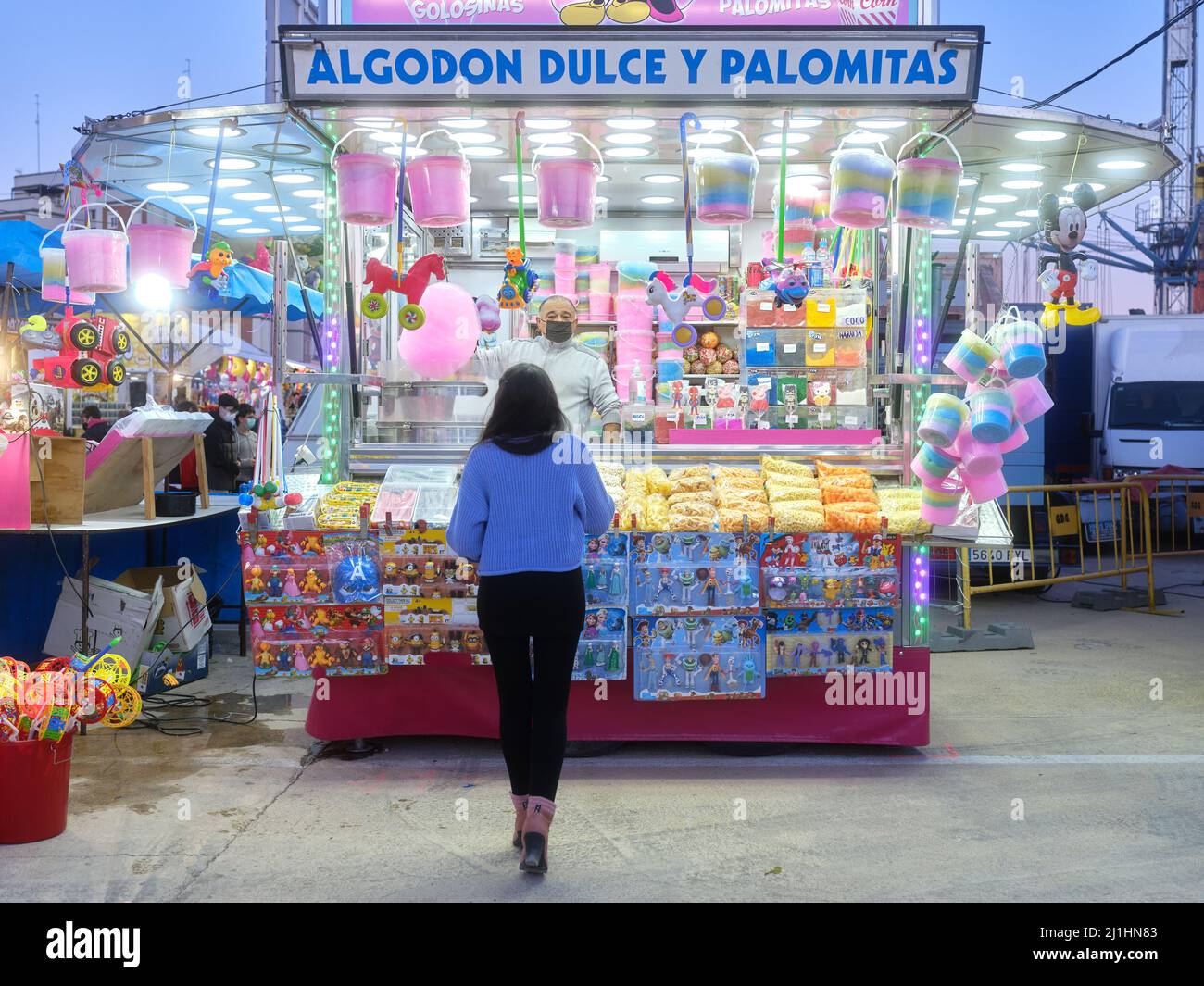 Popcorn and cotton candy hi-res stock photography and images - Alamy