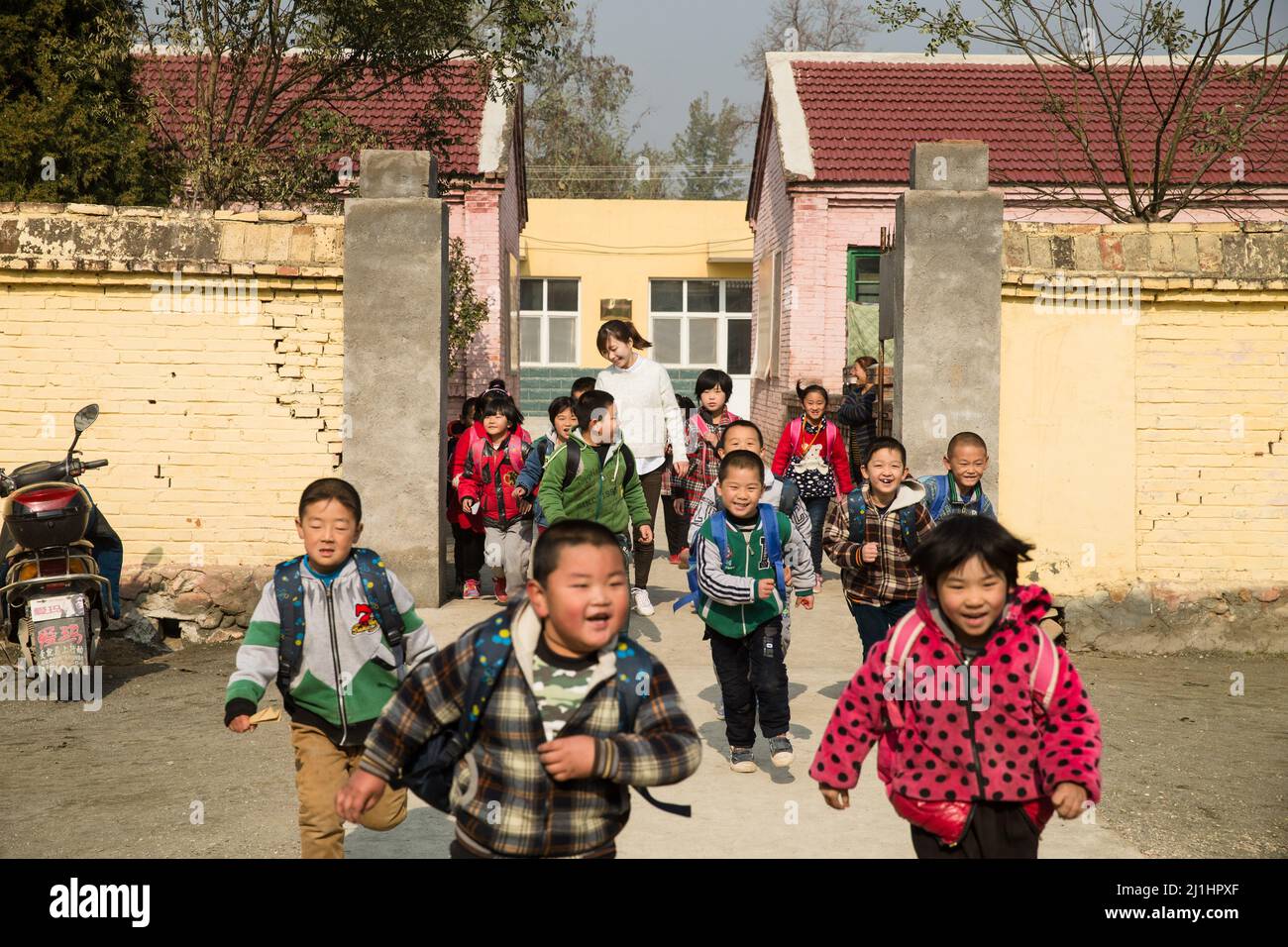 Rural women teachers and students in outdoor Stock Photo - Alamy