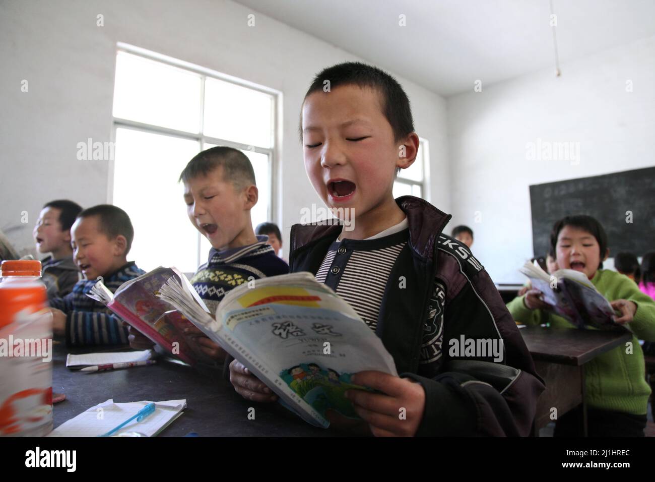Elementary school children Stock Photo - Alamy