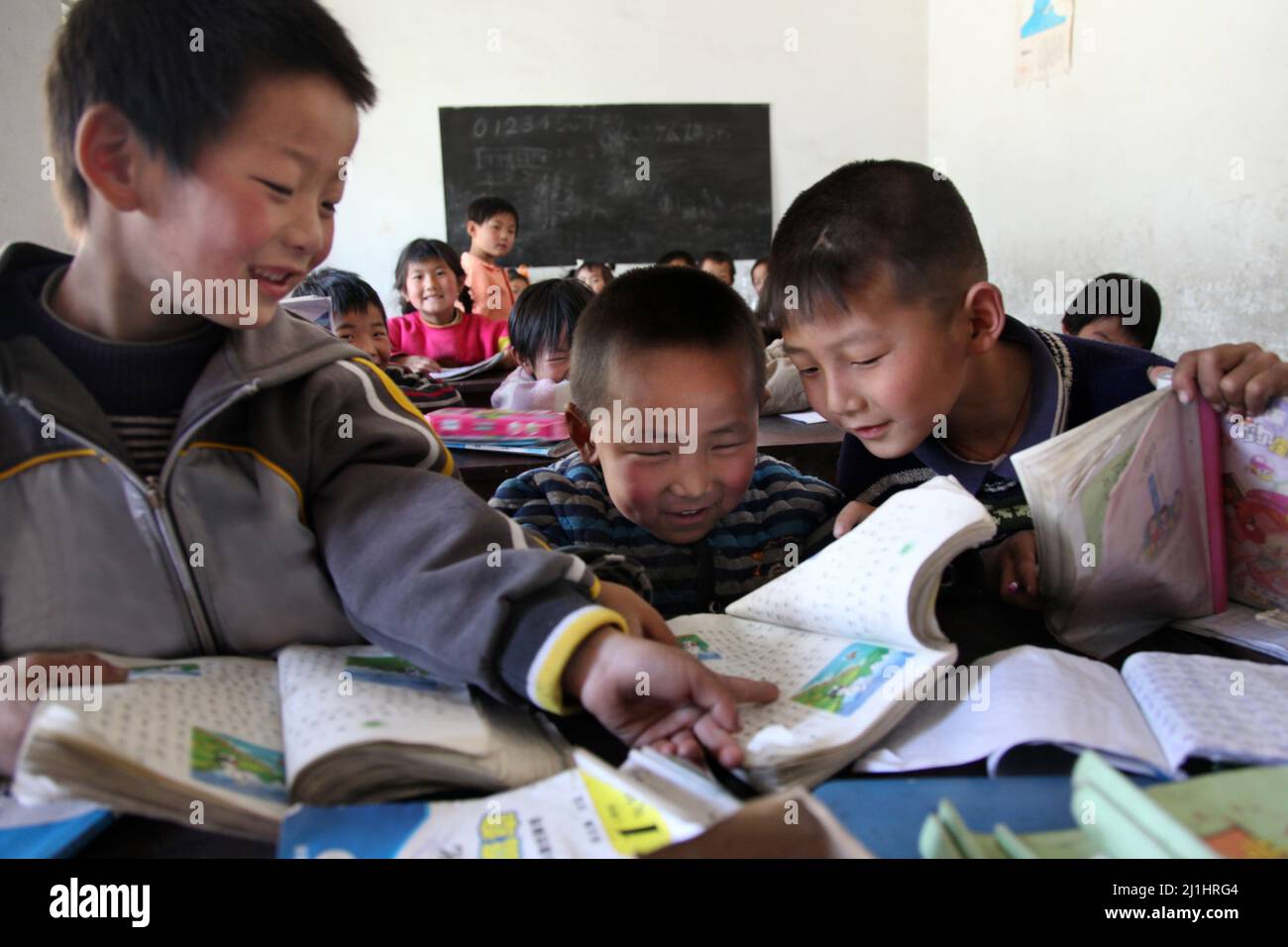 Elementary school children Stock Photo - Alamy