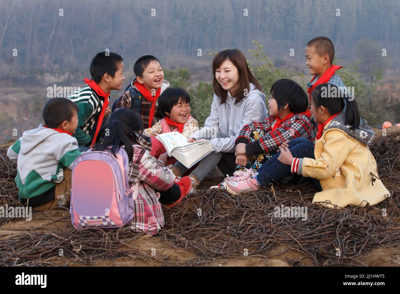 Rural teachers and pupils in outdoor learning Stock Photo - Alamy