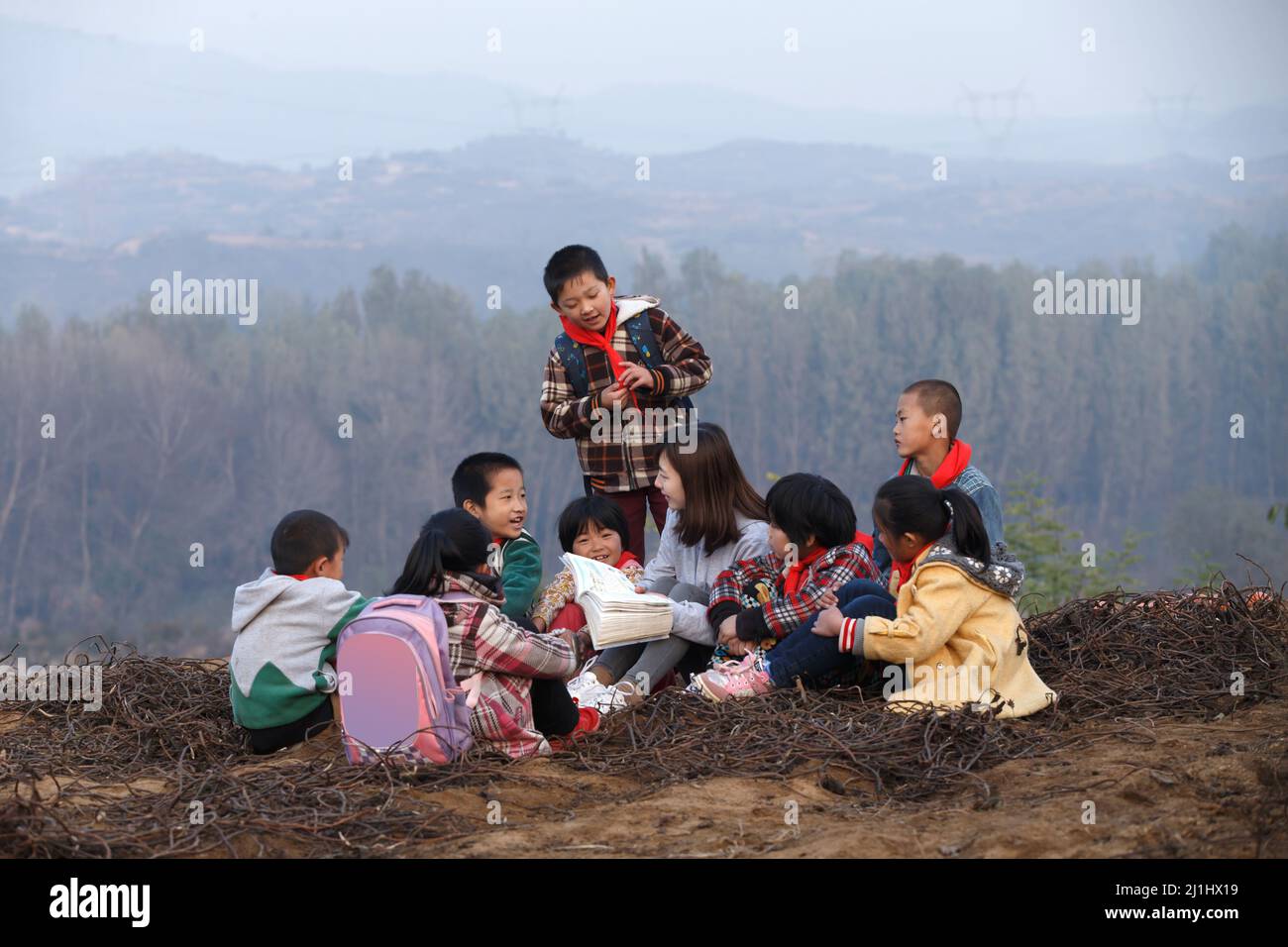 Rural teachers and pupils in outdoor learning Stock Photo - Alamy