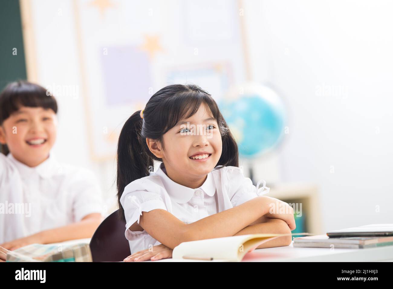 Primary girls science hi-res stock photography and images - Alamy