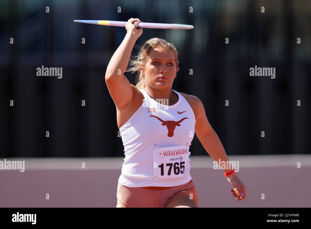 Rhiley Fritz of Texas places 11th in the women's javelin at 147-11 (45 ...