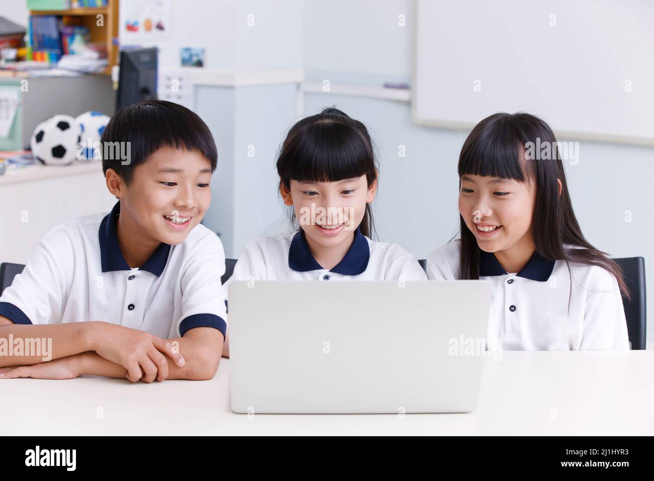 Elementary school students Stock Photo - Alamy