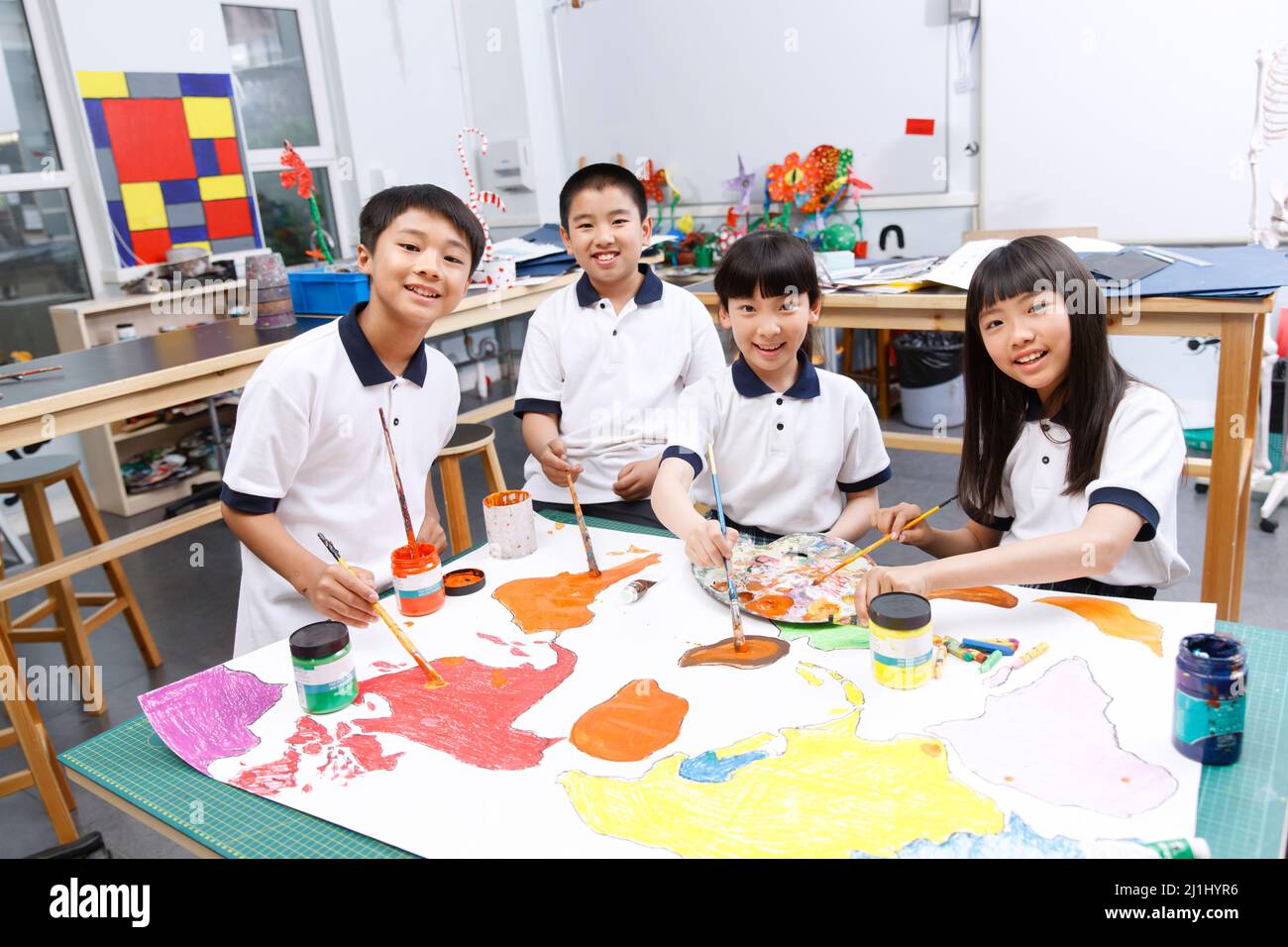 Elementary school students Stock Photo - Alamy