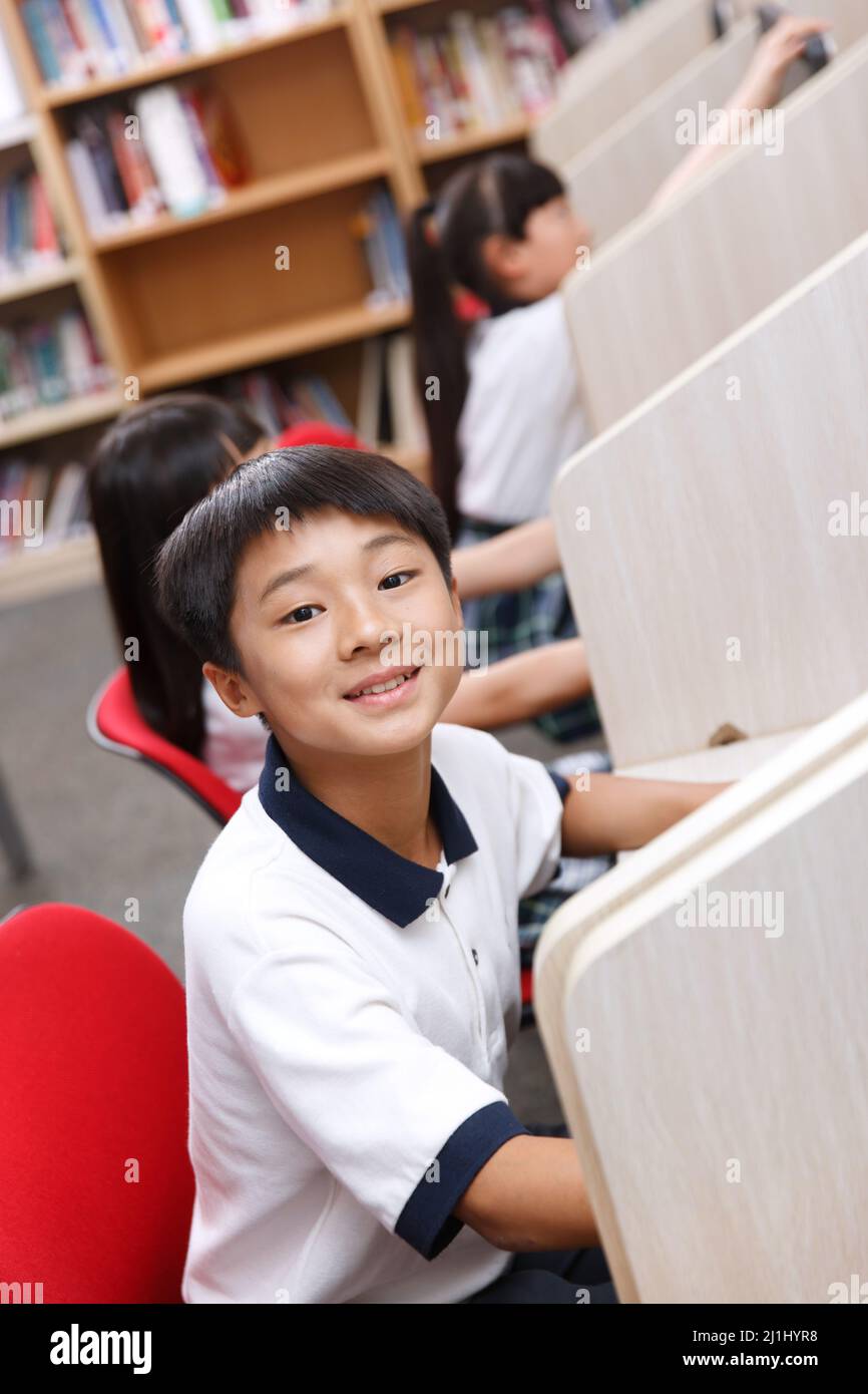 Elementary school students Stock Photo - Alamy