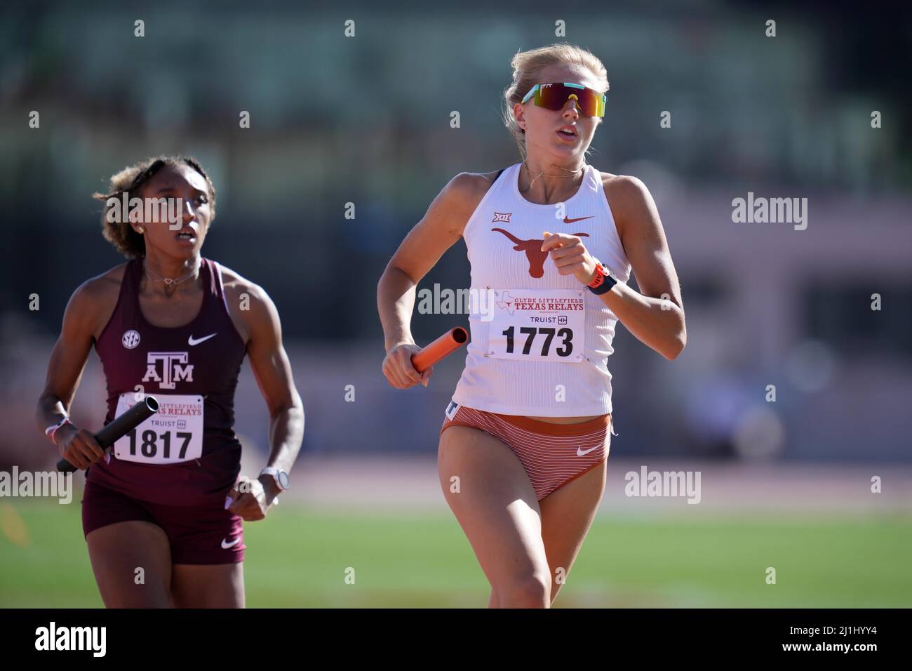 Womens 800m relay hi-res stock photography and images - Alamy