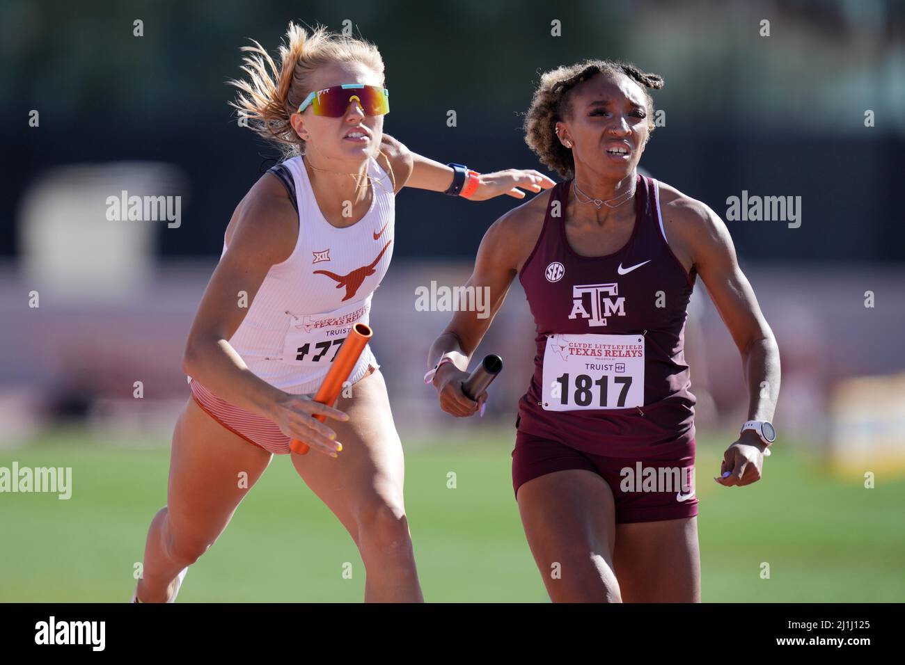 Womens 800m relay hi-res stock photography and images - Alamy
