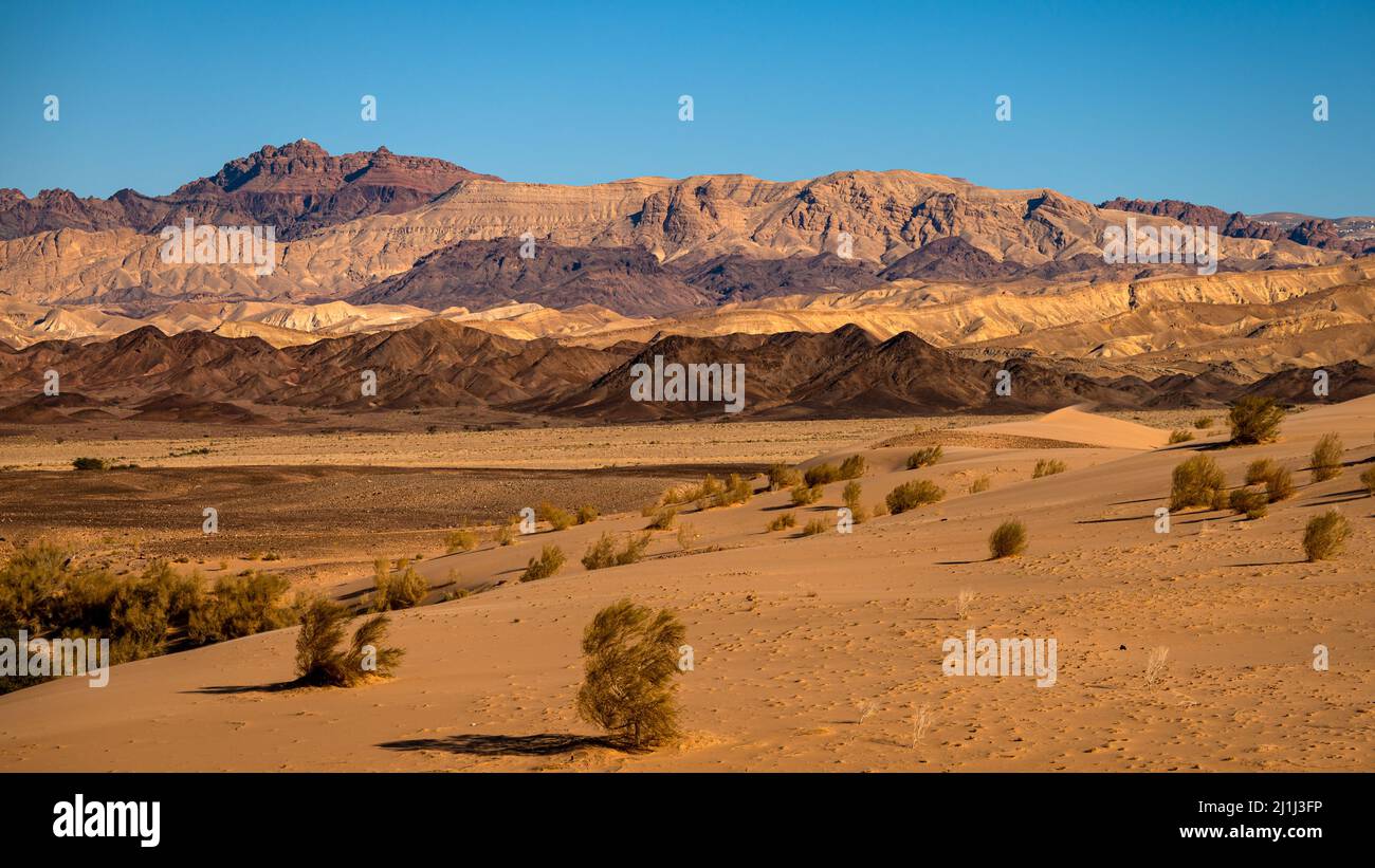 Desert and mountains in southern Jordan Stock Photo - Alamy