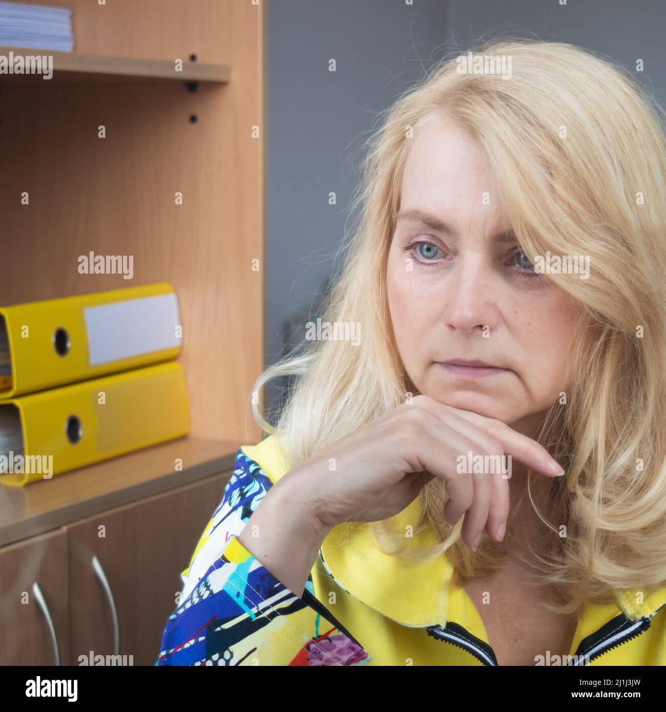 Woman hair mature mirror attractive hi-res stock photography and images ...