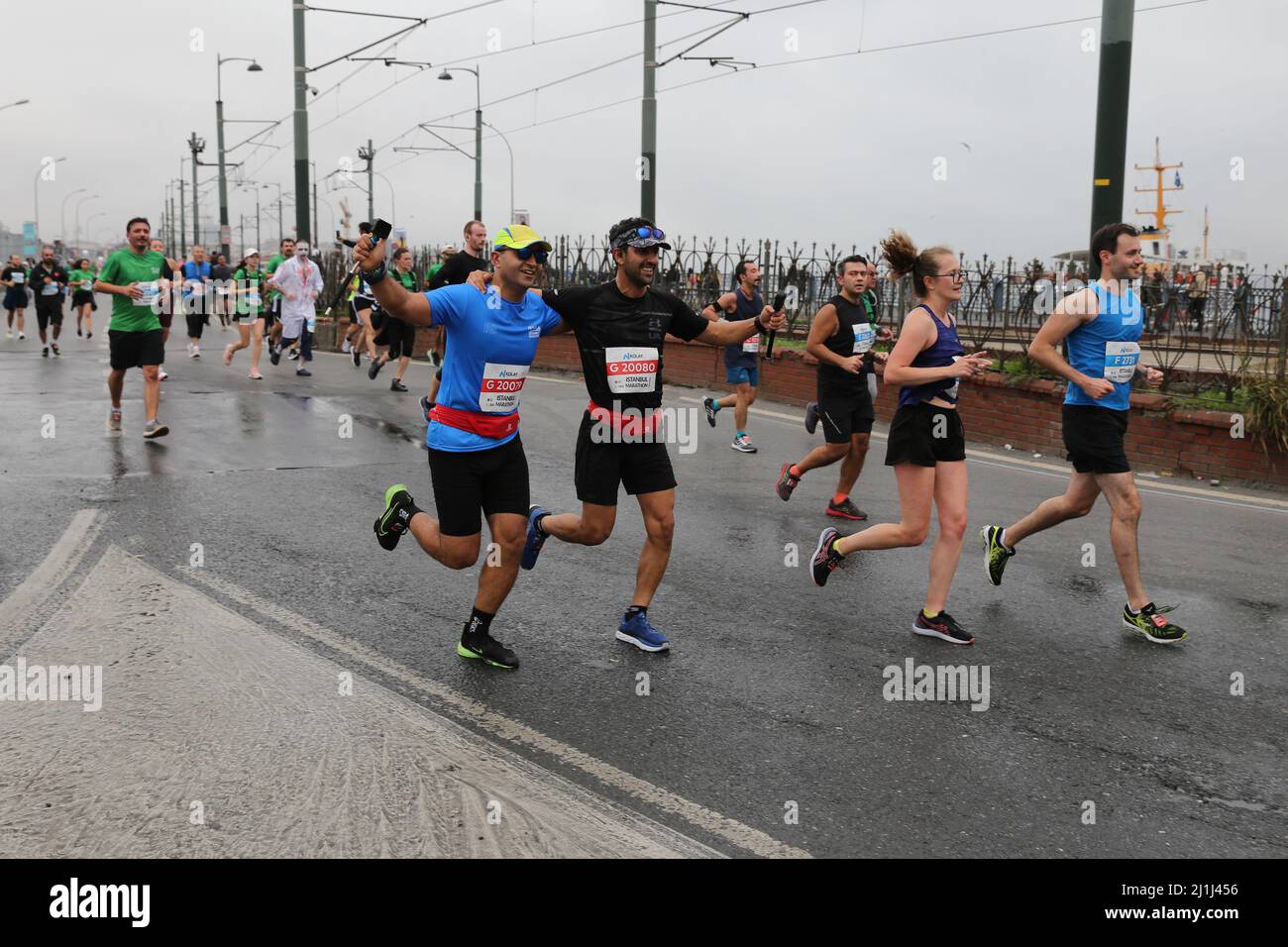 ISTANBUL, TURKEY - NOVEMBER 07, 2021: Athletes running in 43. Istanbul ...