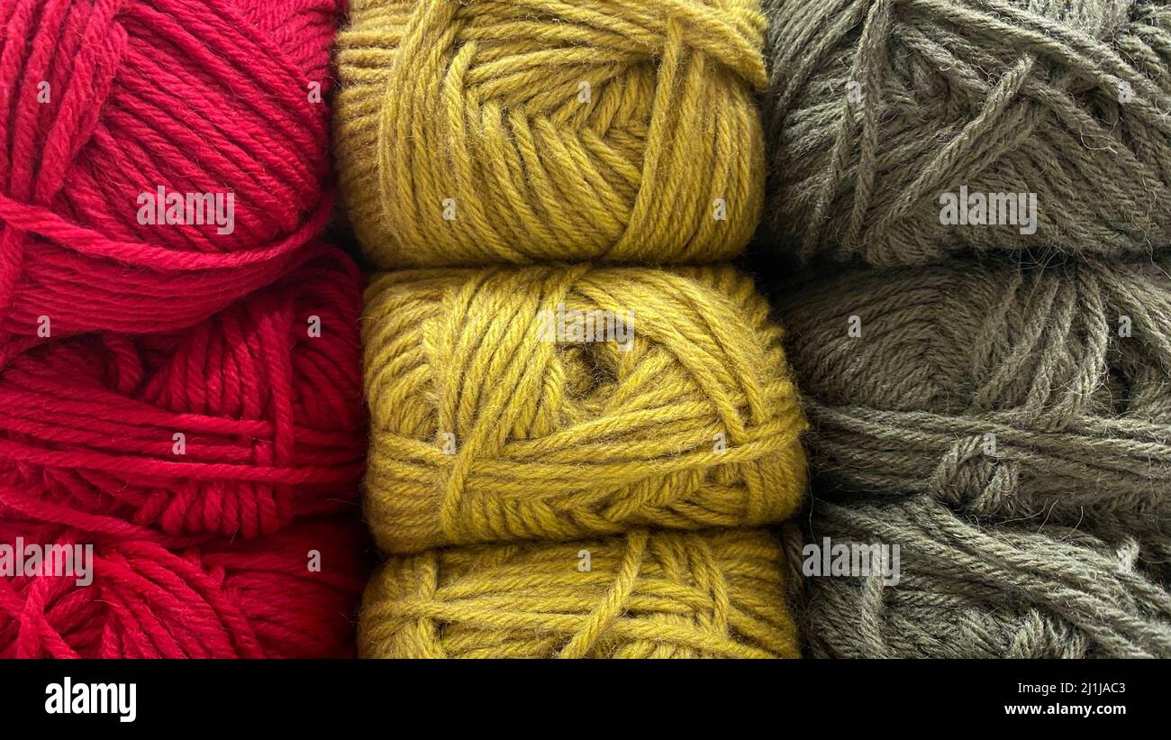 Green woolen threads hi-res stock photography and images - Alamy