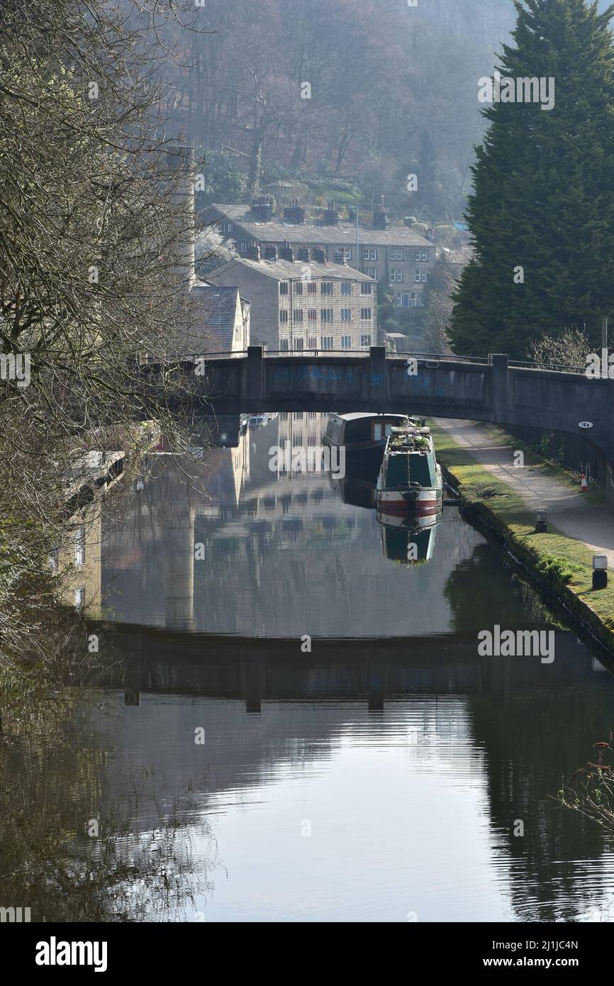 Hebden bridge, Rochdale canal, canal bridge, Calderdale, West Yorkshire ...
