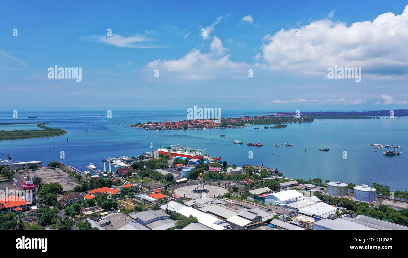 Aerial view of Benoa Cape, island landscape with the sea in Bali ...