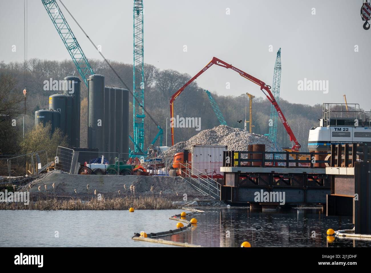 Harefield, Buckinghamshire, UK. 25th March, 2022. Savay Lake where a ...
