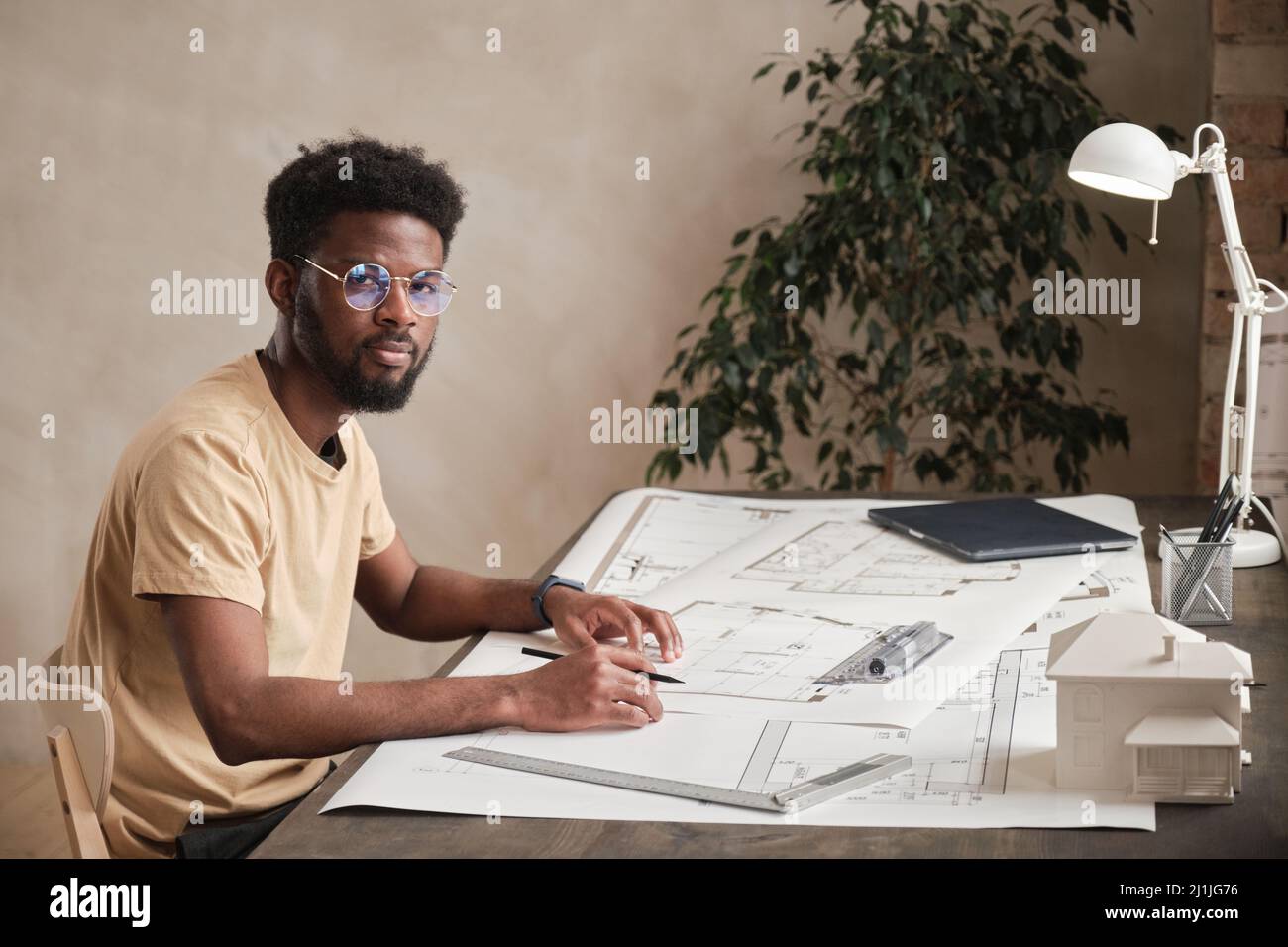 African american architect hi-res stock photography and images - Alamy