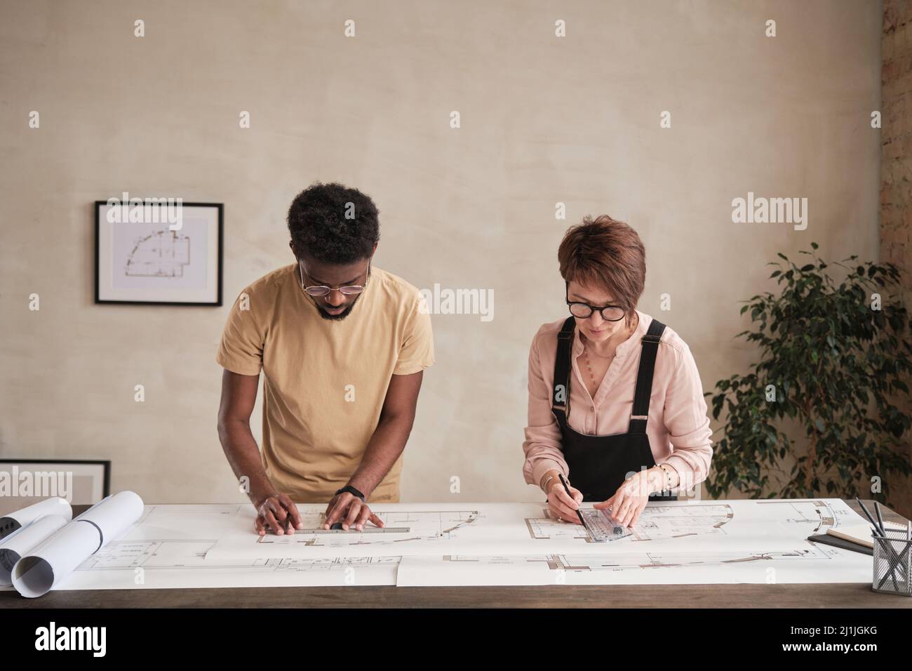 Two architects table hi-res stock photography and images - Alamy