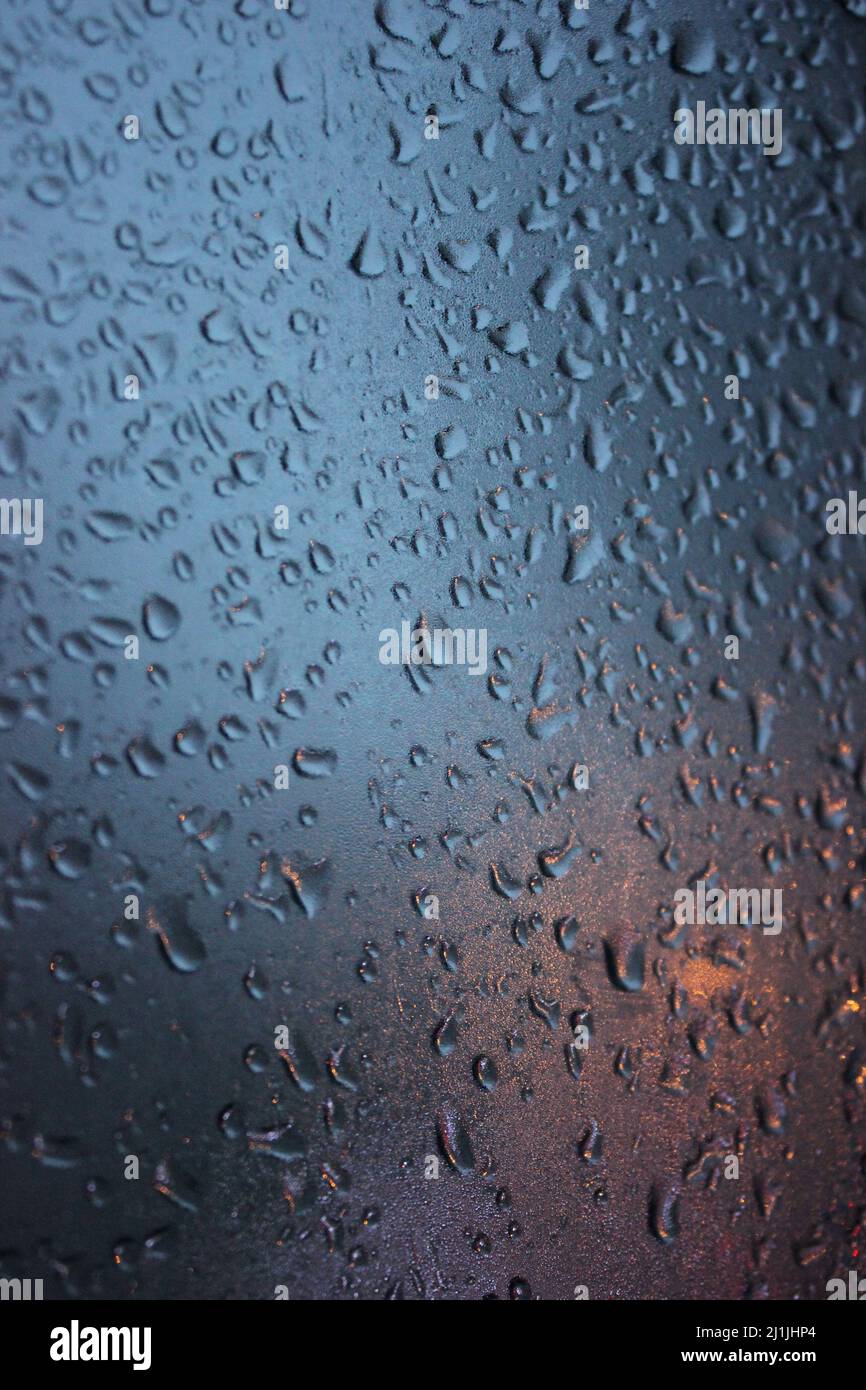 Heavy rain falling on window hi-res stock photography and images - Alamy