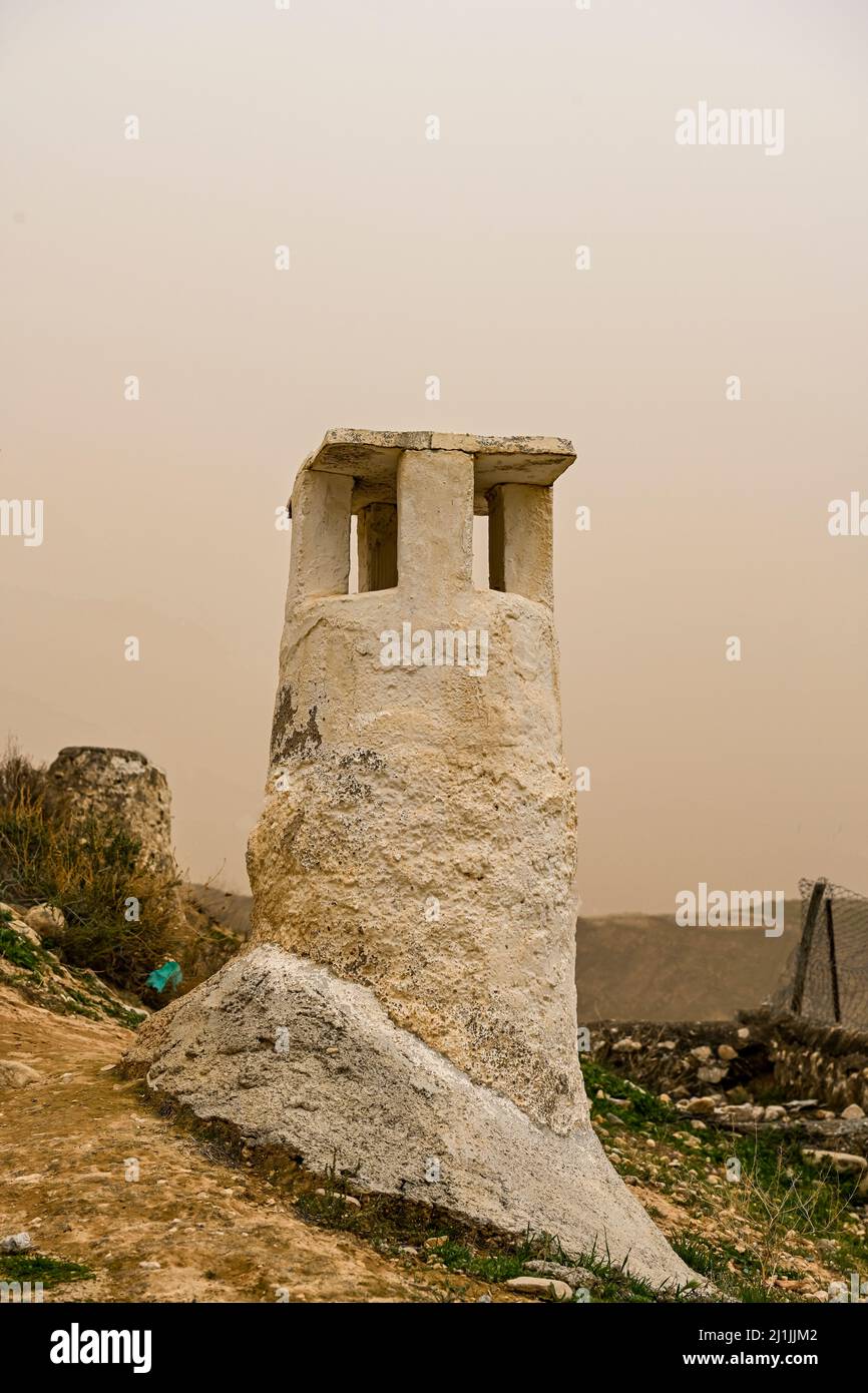 Troglodyte cave hi-res stock photography and images - Alamy