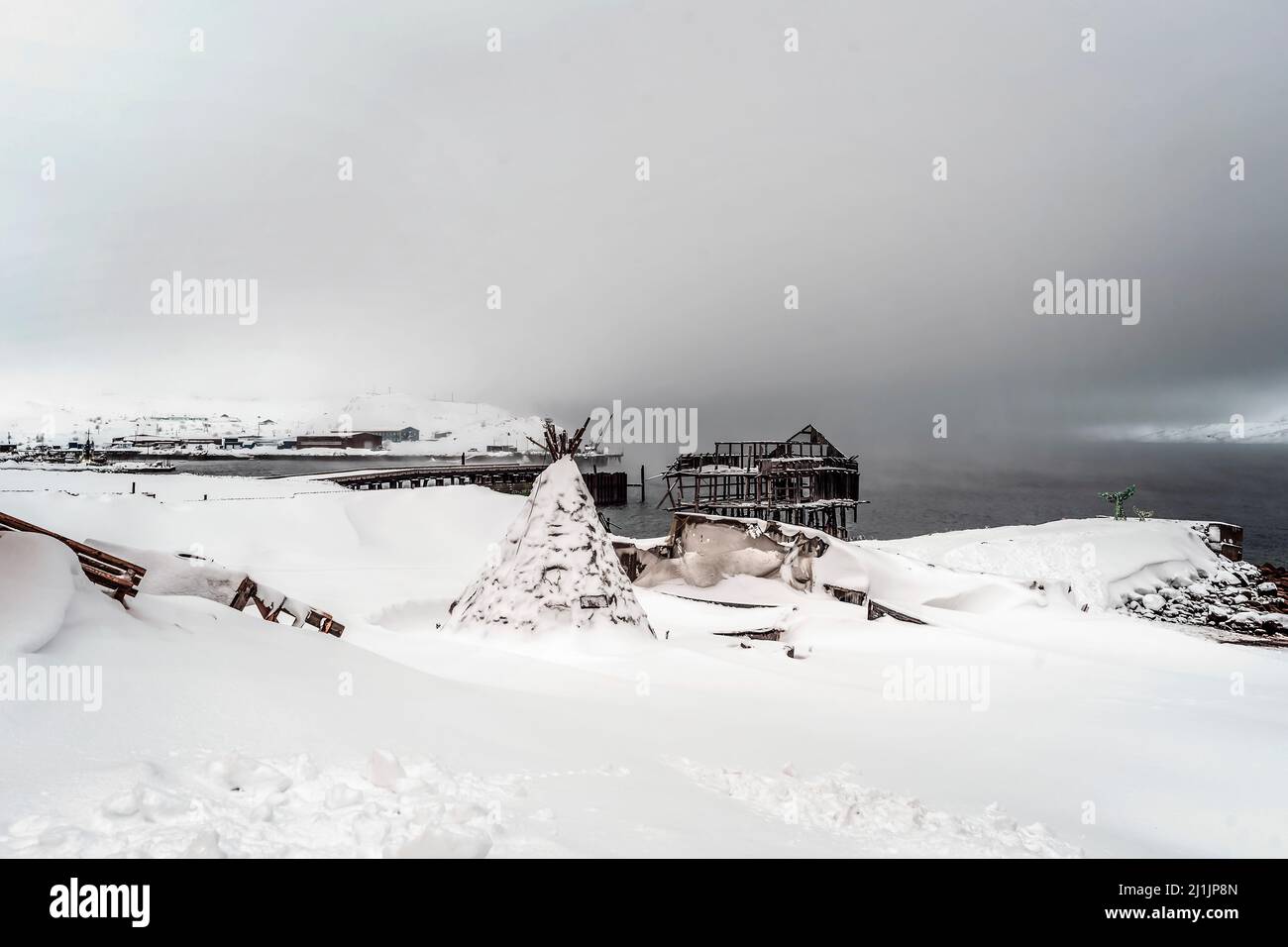 Wooden sea structures hi-res stock photography and images - Alamy