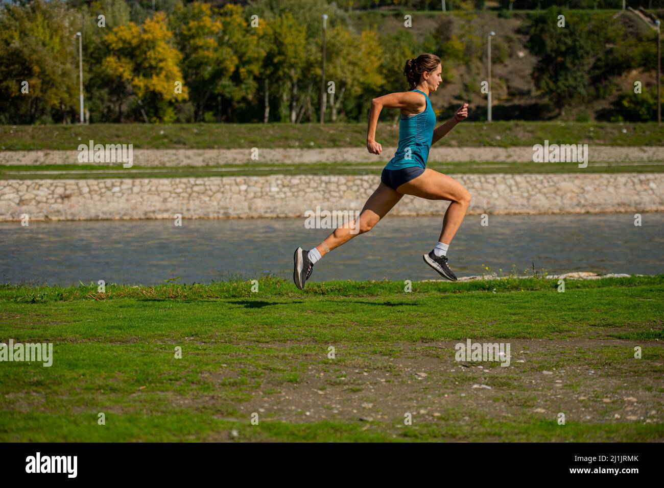 Runnig girl hi-res stock photography and images - Alamy