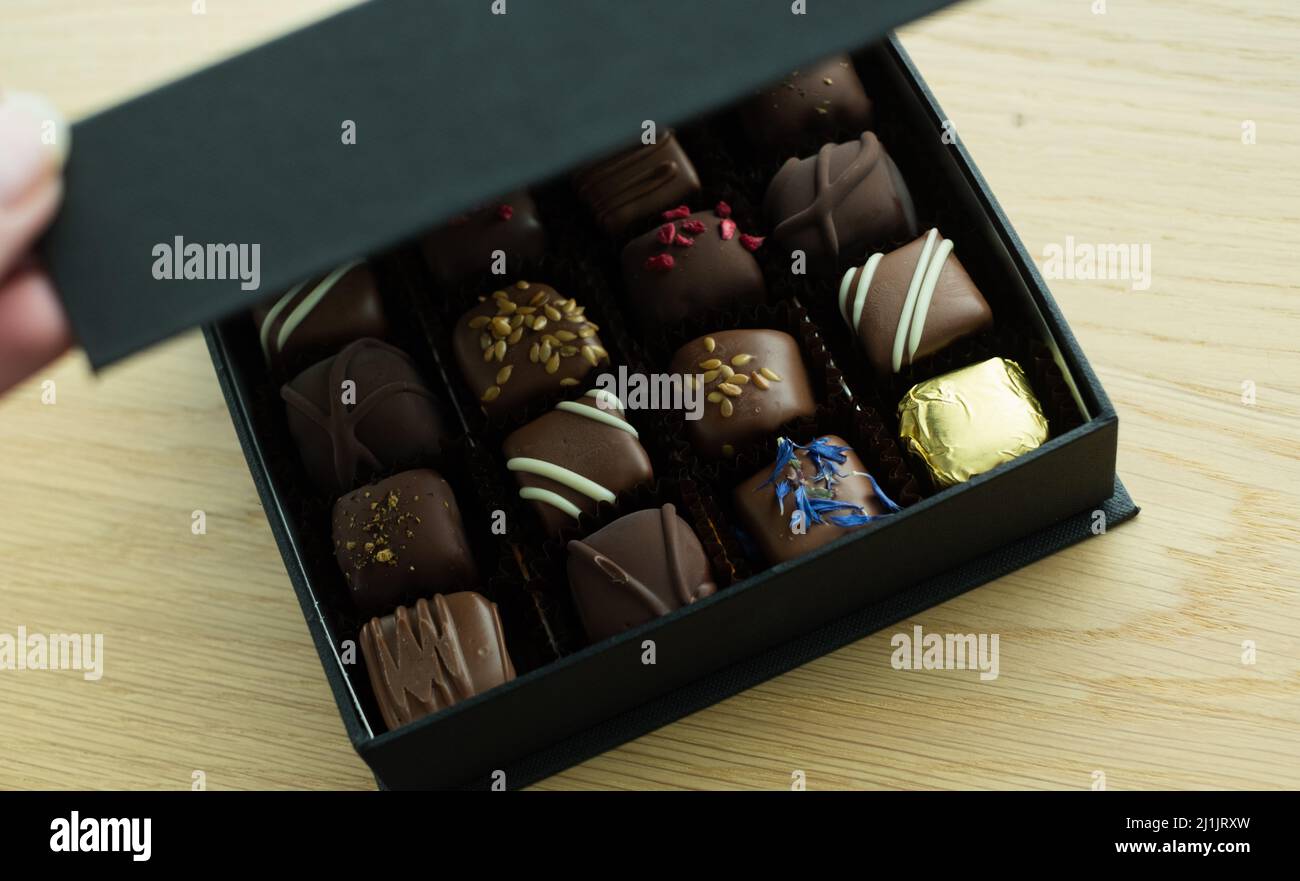 Opening a box hi-res stock photography and images - Alamy