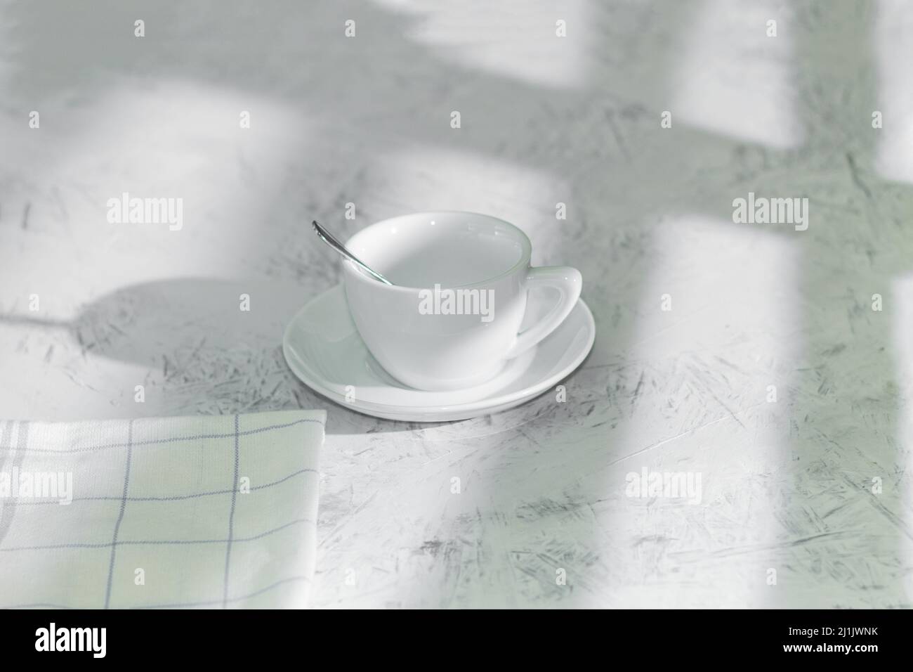 Empty clean white cup hi-res stock photography and images - Alamy