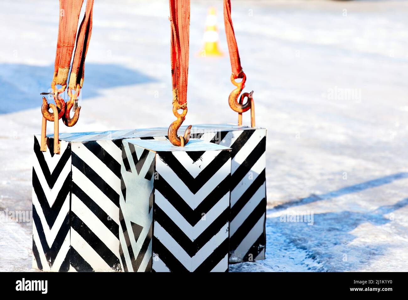 Loading unloading of goods hi-res stock photography and images - Alamy