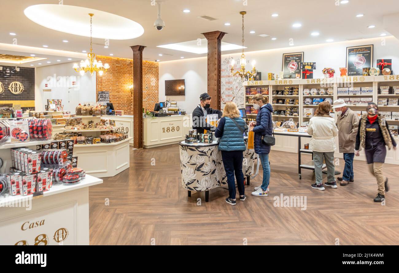 Turrones Casa 1880, Gourmet grocery store, Madrid Spain Stock Photo - Alamy