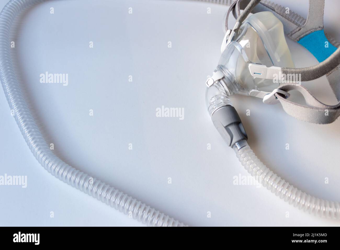 CPAP mask against obstructive sleep apnea helps patients respirator ...