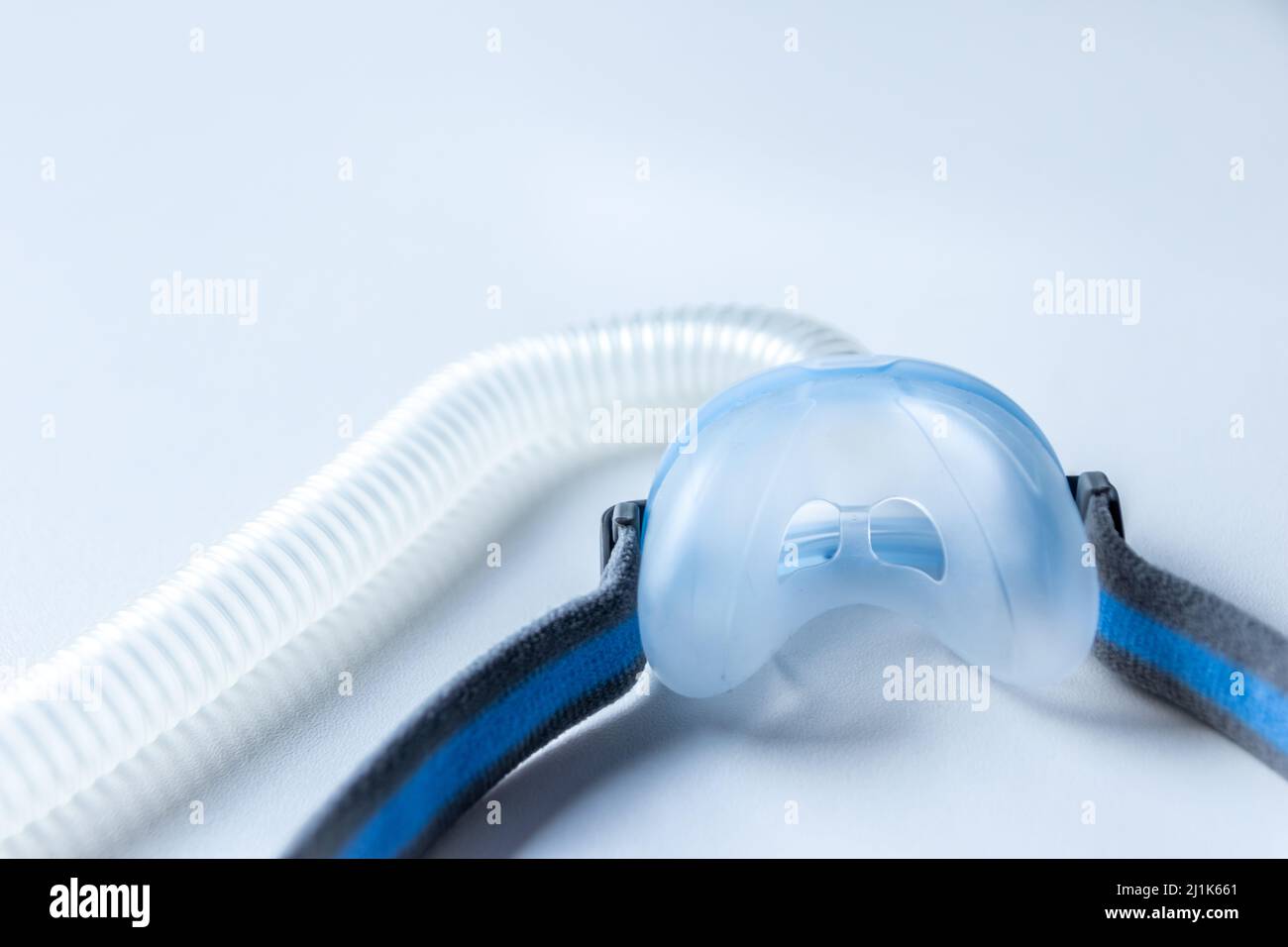 CPAP mask against obstructive sleep apnea helps patients respirator ...