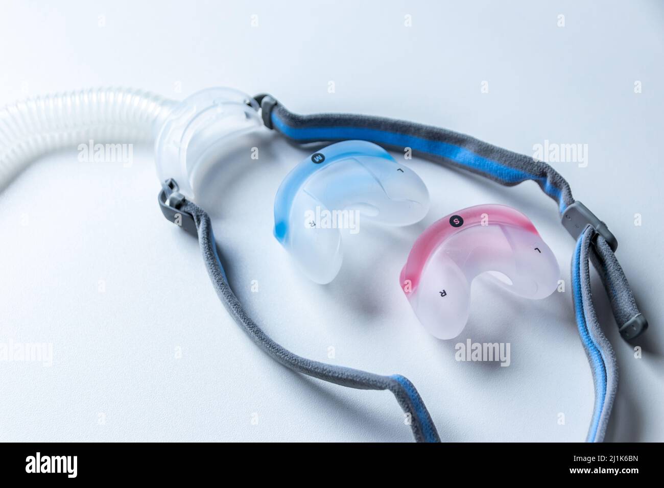 CPAP mask against obstructive sleep apnea helps patients respirator ...