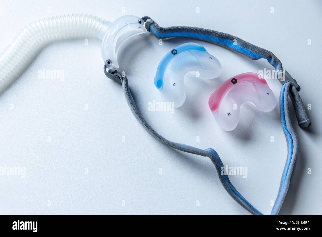 CPAP mask against obstructive sleep apnea helps patients respirator ...