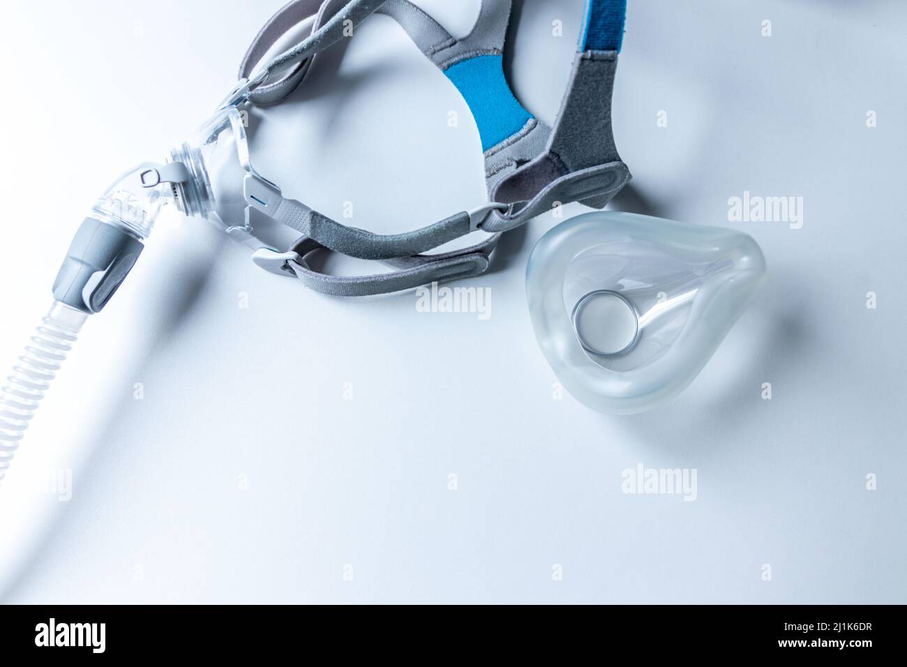 CPAP mask against obstructive sleep apnea helps patients respirator ...