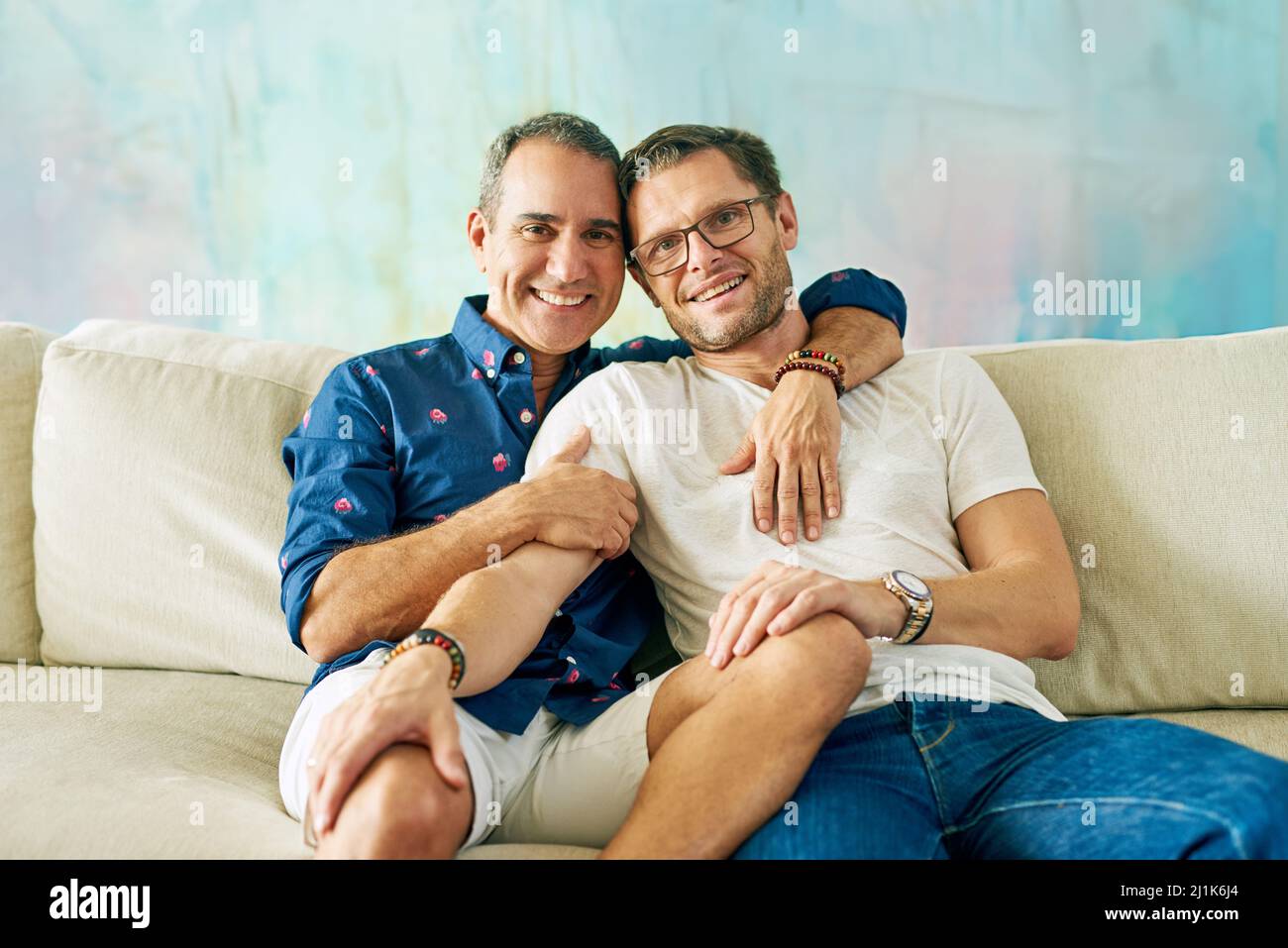 Mature homosexual couple hi-res stock photography and images - Alamy