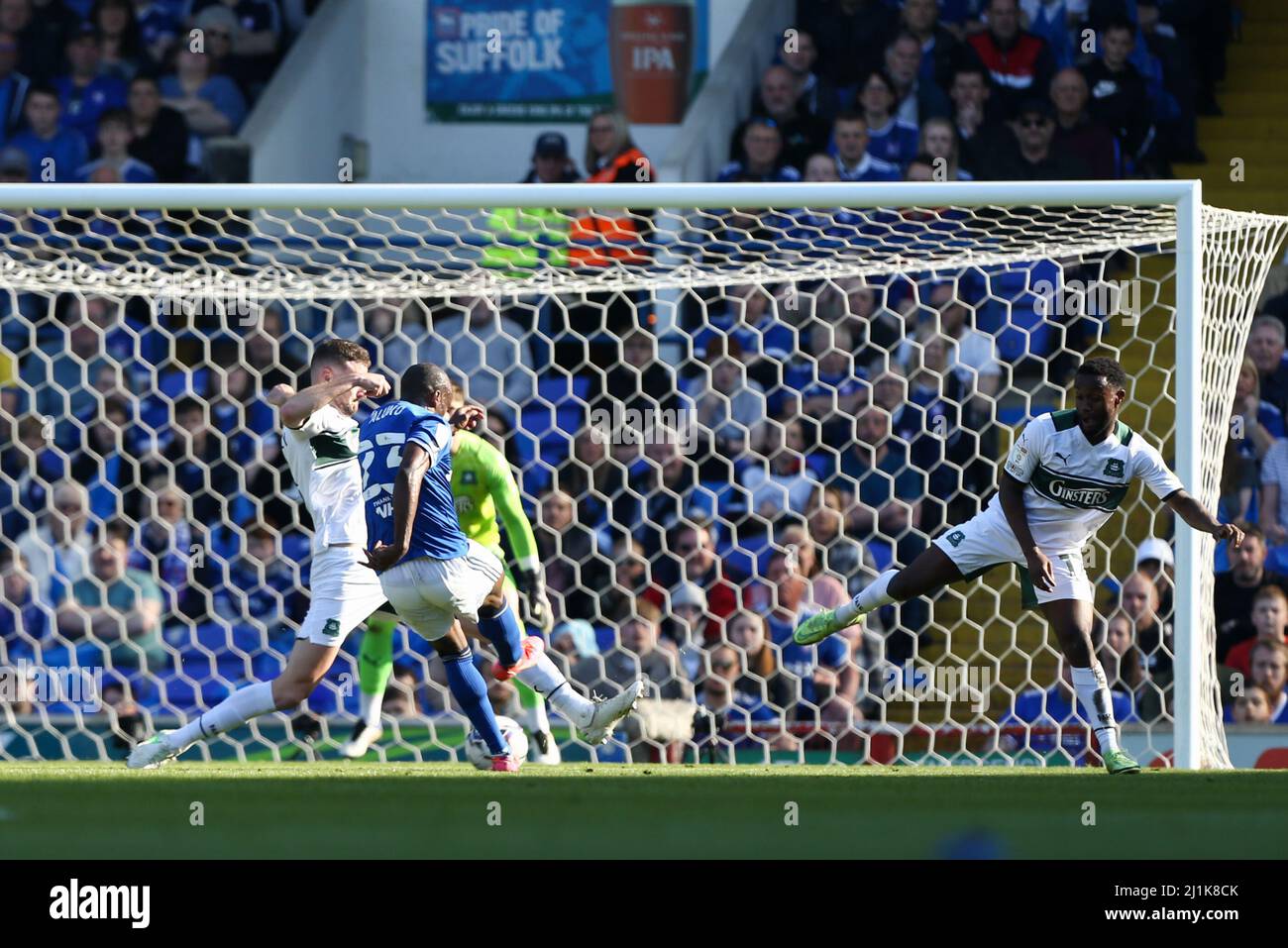 Sone Aluko #23 of Ipswich Town shoots Stock Photo - Alamy