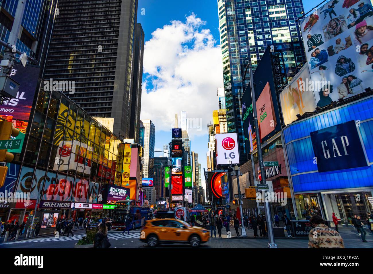 Digital billboards hi-res stock photography and images - Alamy