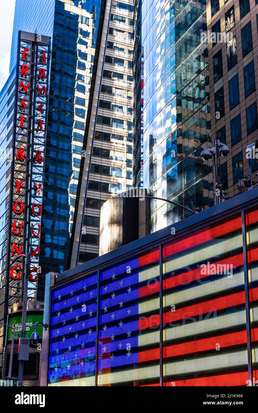 Big Digital American flag glows Among Times Square NYC Stock Photo - Alamy