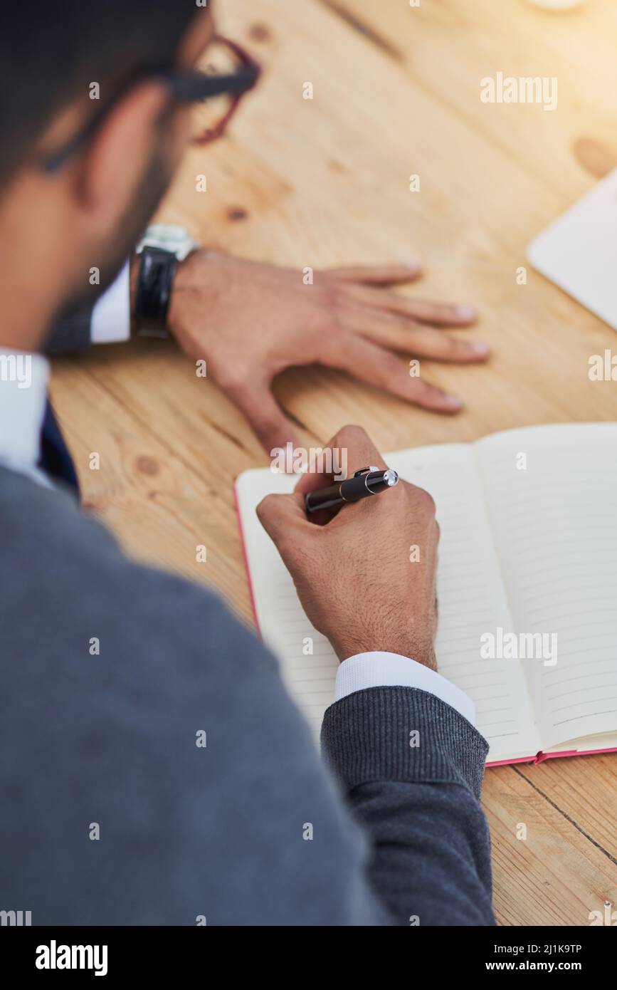 Putting pen to paper hi-res stock photography and images - Alamy