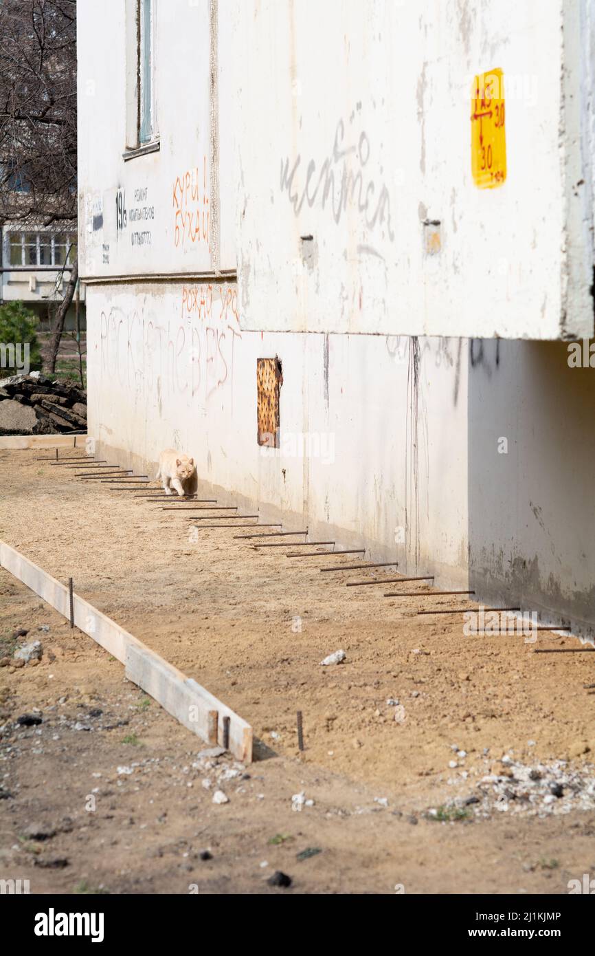 Foundation blind area preparing. Basic formwork marking. Blind area ...