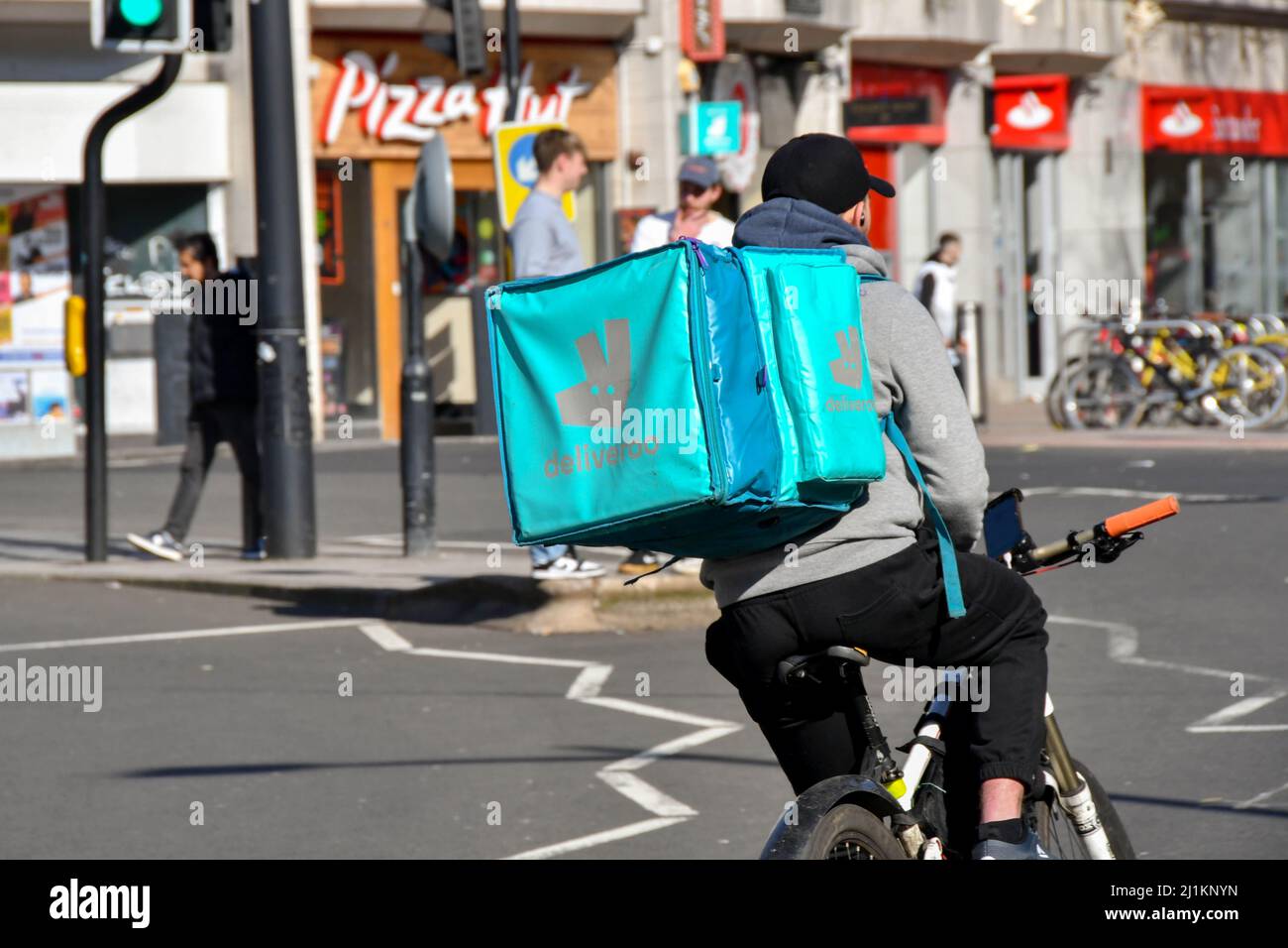 Deliveroo sign hi-res stock photography and images - Alamy