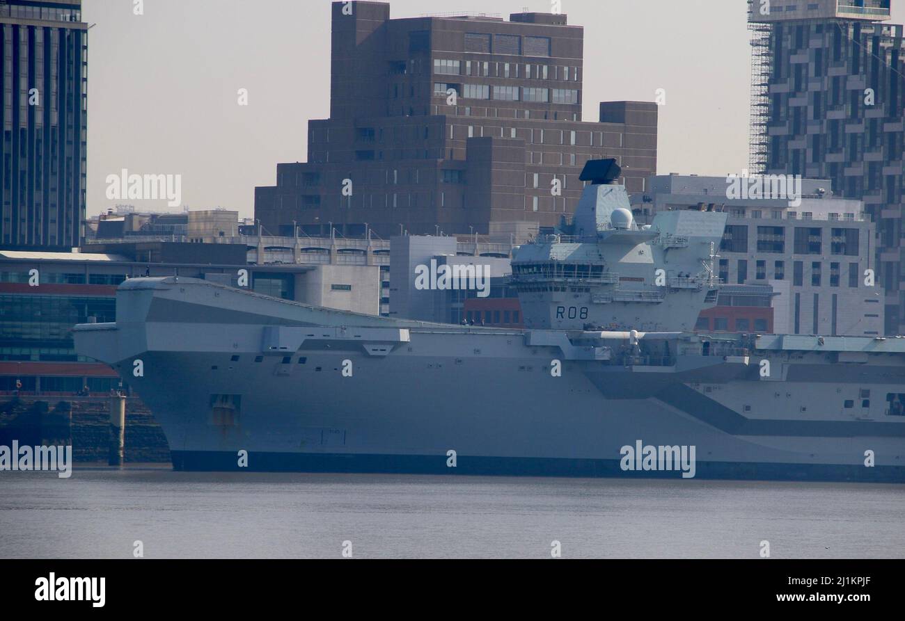 HMS Queen Elizabeth Stock Photo - Alamy