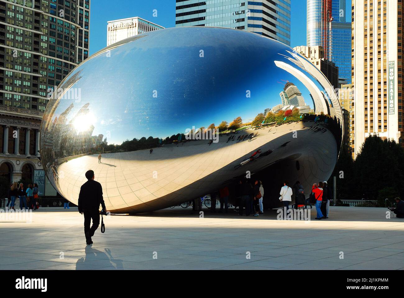 Sculpture bean chicago architecture hi-res stock photography and images ...