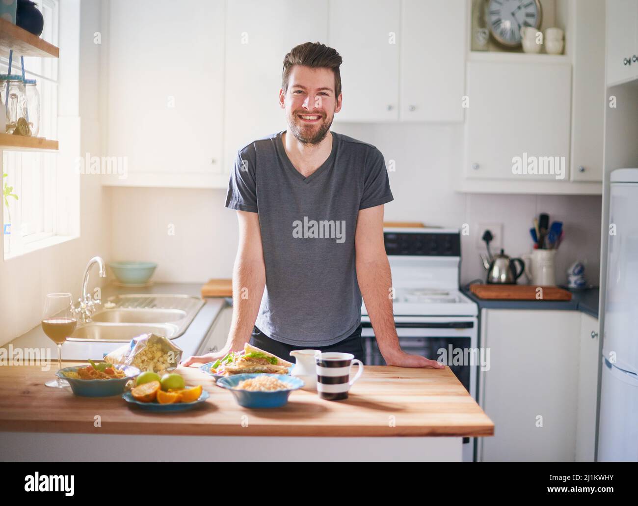 Kitchen table food prepared people hi-res stock photography and images ...