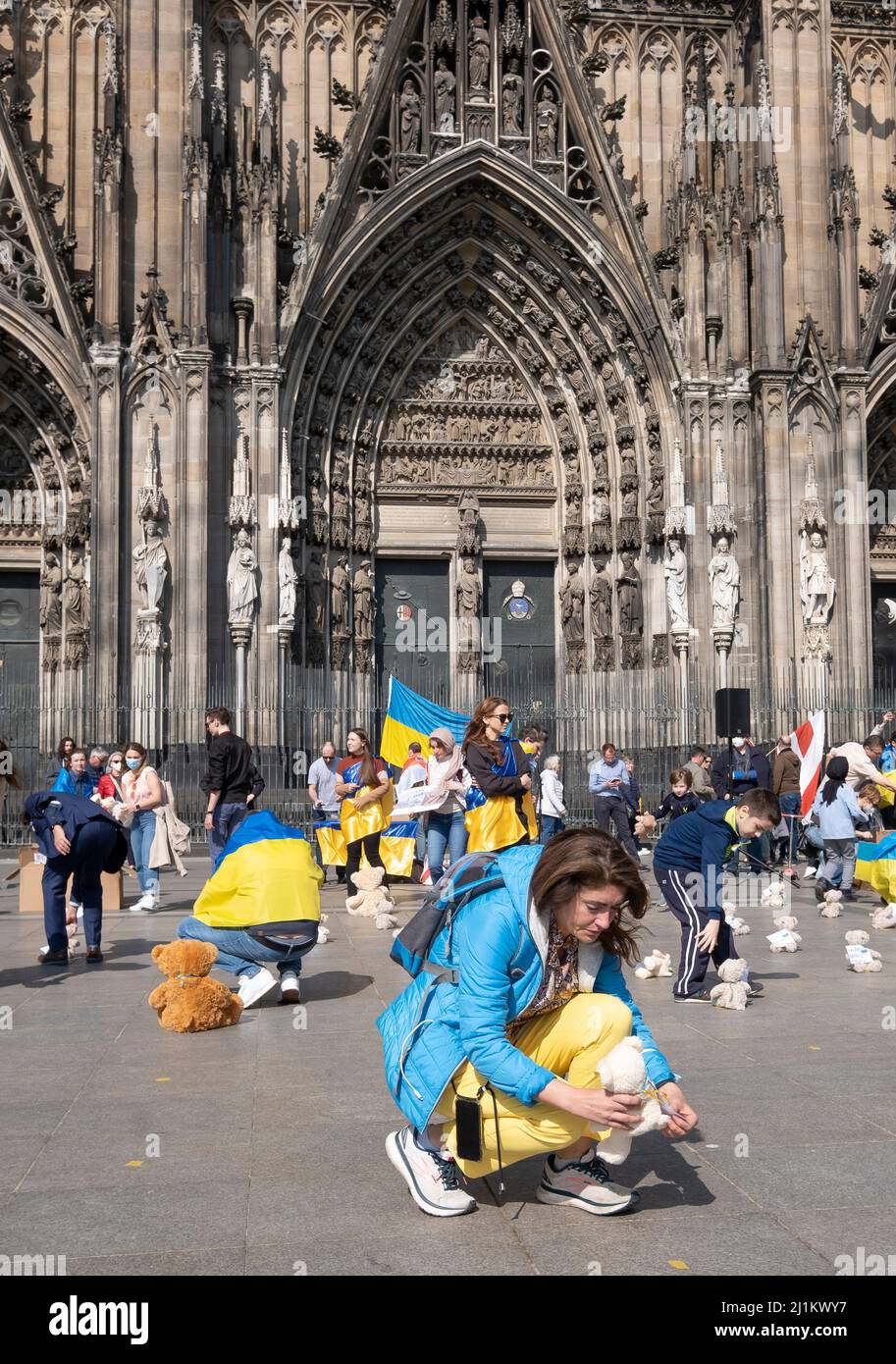 The German-Ukrainian association BLAU GELBES KREUZ is holding a special ...