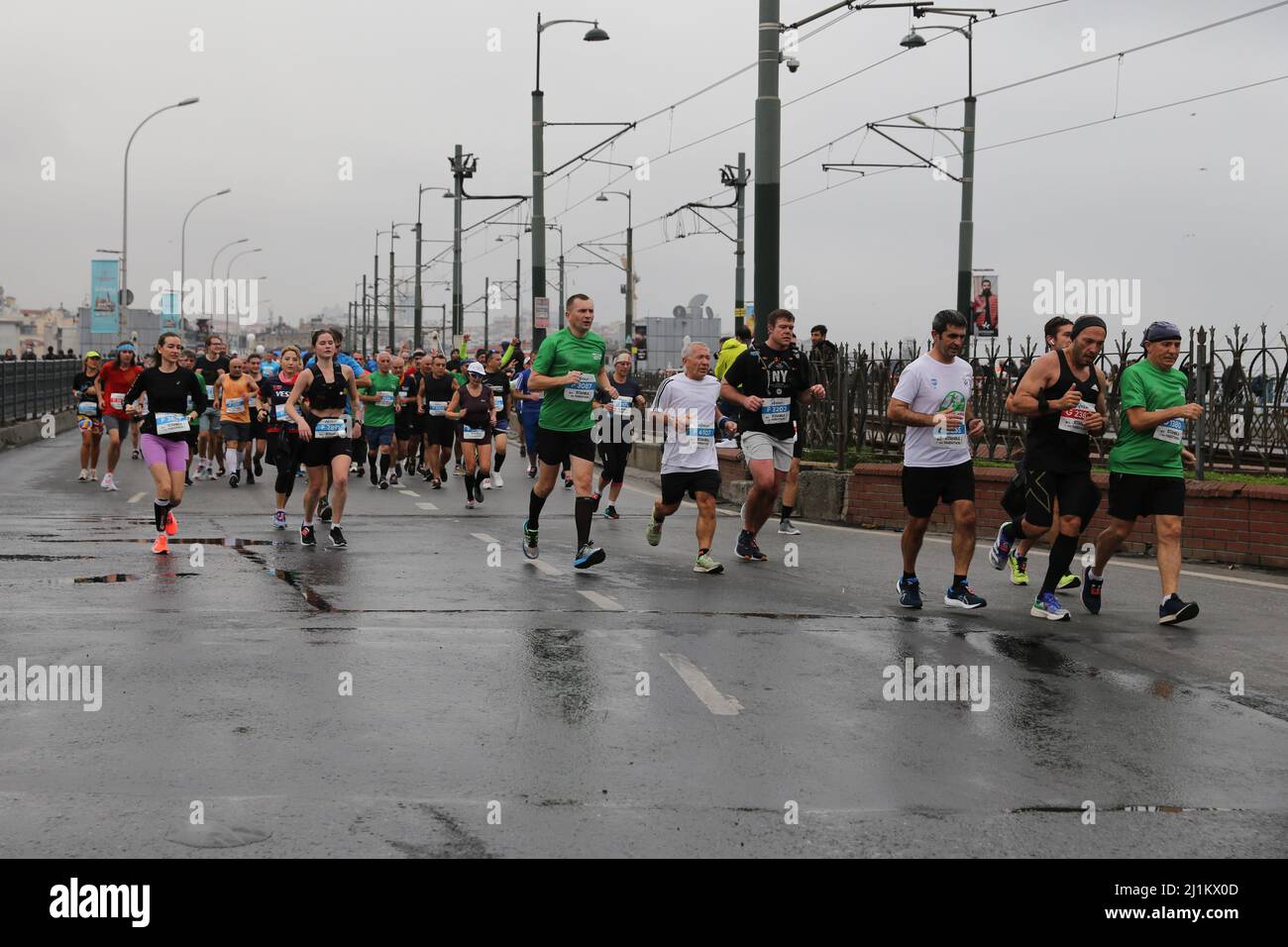 ISTANBUL, TURKEY - NOVEMBER 07, 2021: Athletes running in 43. Istanbul ...