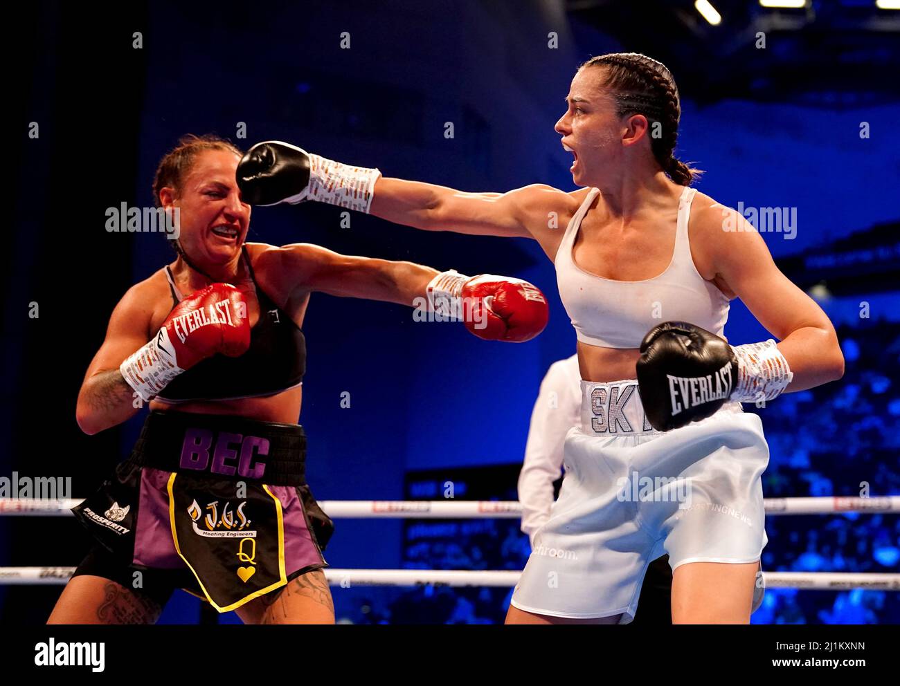 Featherweight contest first direct arena hi-res stock photography and ...