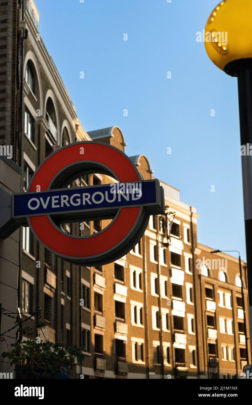 London overground wapping station hi-res stock photography and images ...