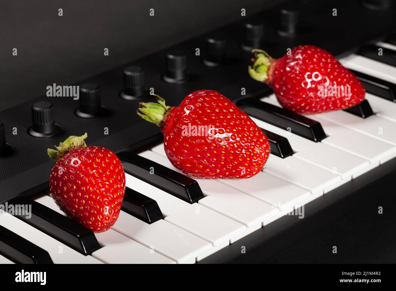 Keyboard controller hi-res stock photography and images - Alamy